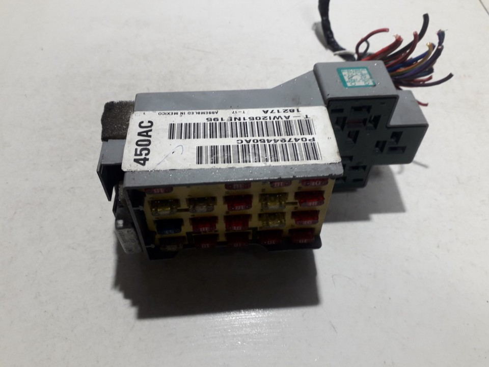p04794450ac 18217a, 4793408 Fuse box Chrysler PT Cruiser 2002 2.0L ...