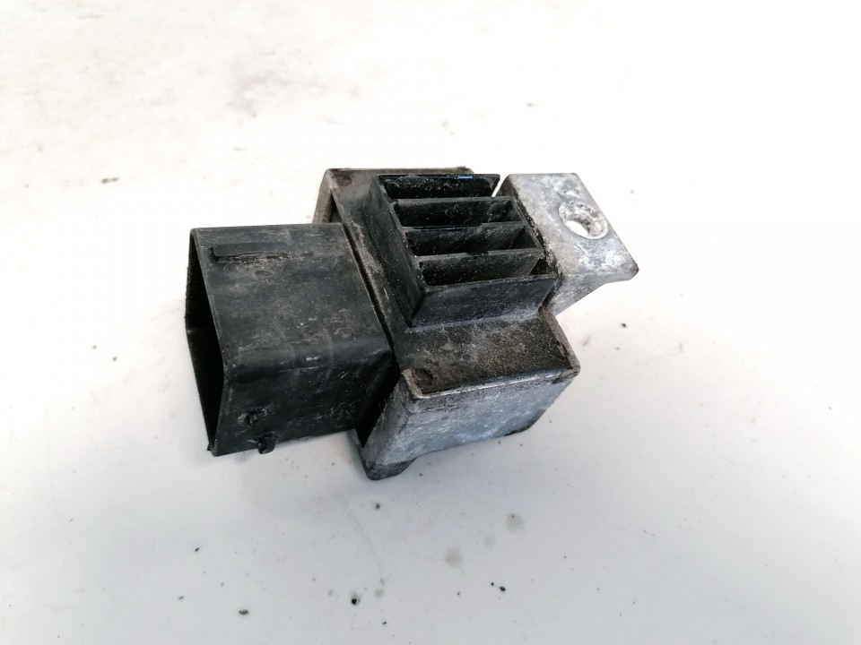 8200859243 used Glow plug relay Renault Grand Scenic 2010 1.5L ...