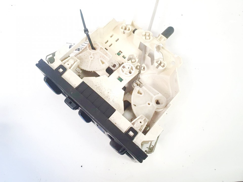 8624 s Climate Control Panel (heater control switches) Mazda 626 2001 1 ...