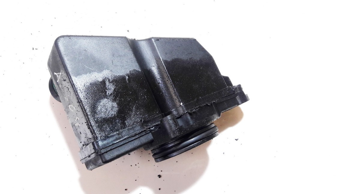 used used Vacuum pump - Breather (PCV Engine Breather Valve) Volkswagen ...