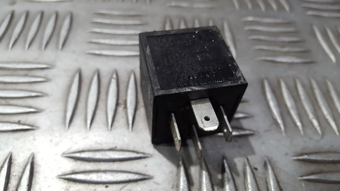 357906381A Volkswagen Golf 1995 Relay module | EuroImpex