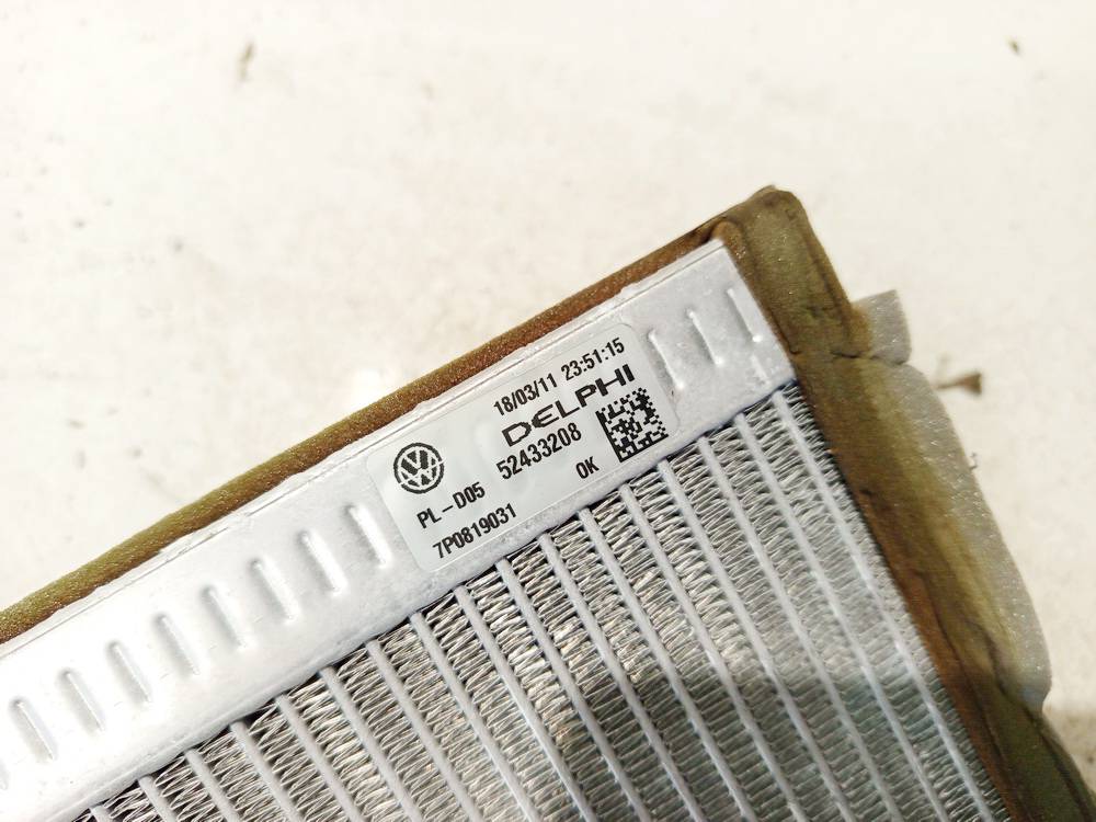 7p0819031 52433208 Heater radiator (heater matrix) Porsche Cayenne 2009 ...