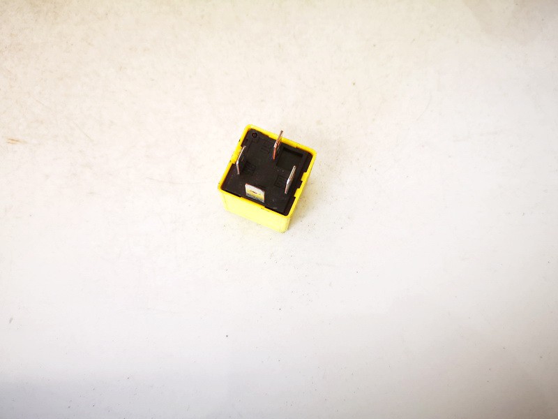 V23134B52X127 V23134-B52-X127, YWB10012 Relay module Rover 45 2000 ...