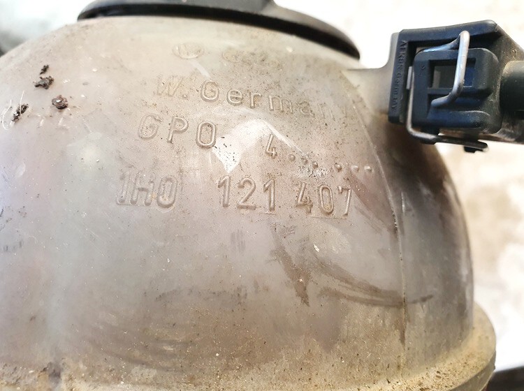 1h0121407 used Expansion Tank coolant (RADIATOR EXPANSION TANK BOTTLE ...