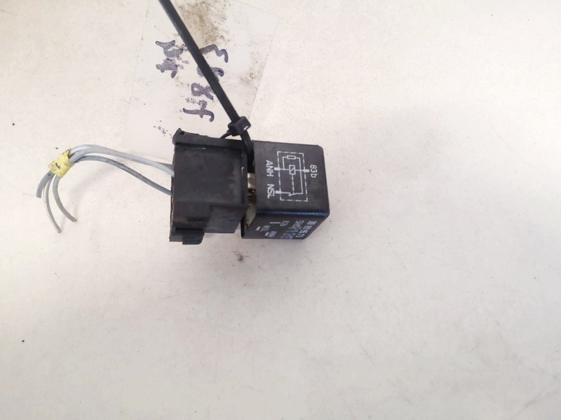 191945383 Volkswagen Passat 1996 Relay module | EuroImpex