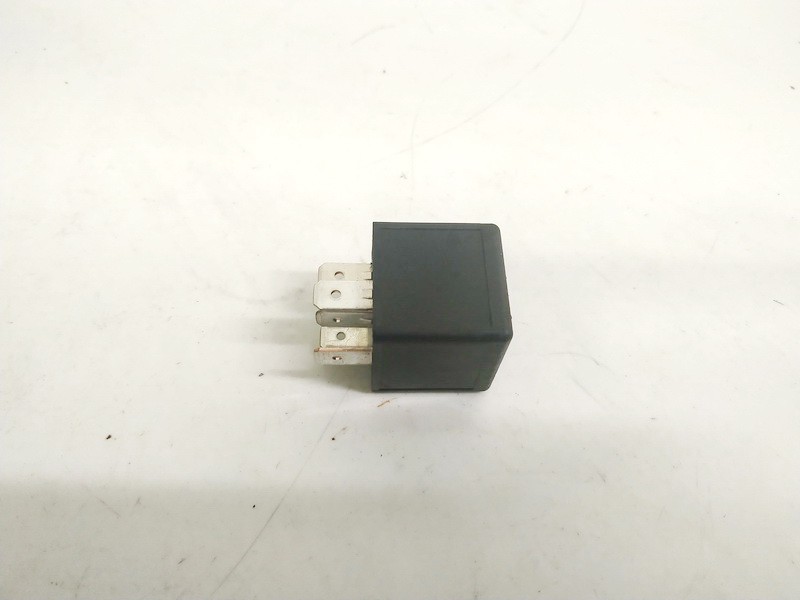 9441160 V23134A52X345 Relay module Volvo S40 2004 2.0L - EIS01524740 ...
