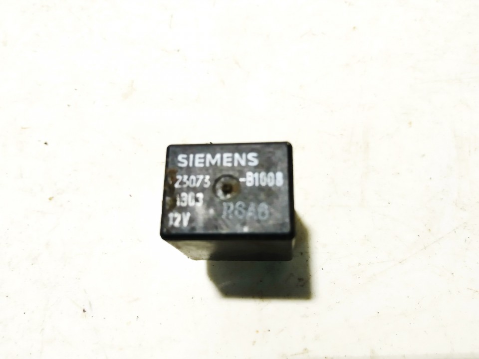 v23073b1008 v23073-b1008 Relay module Peugeot 605 1999 2.0L ...