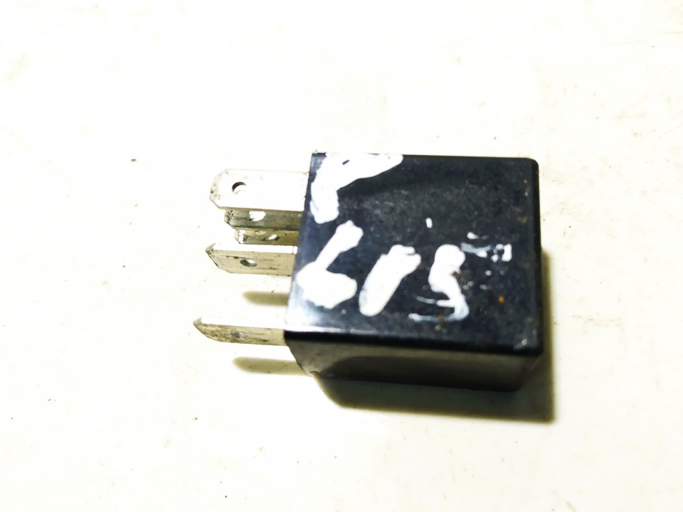 v23073b1008 v23073-b1008 Relay module Peugeot 605 1999 2.0L ...
