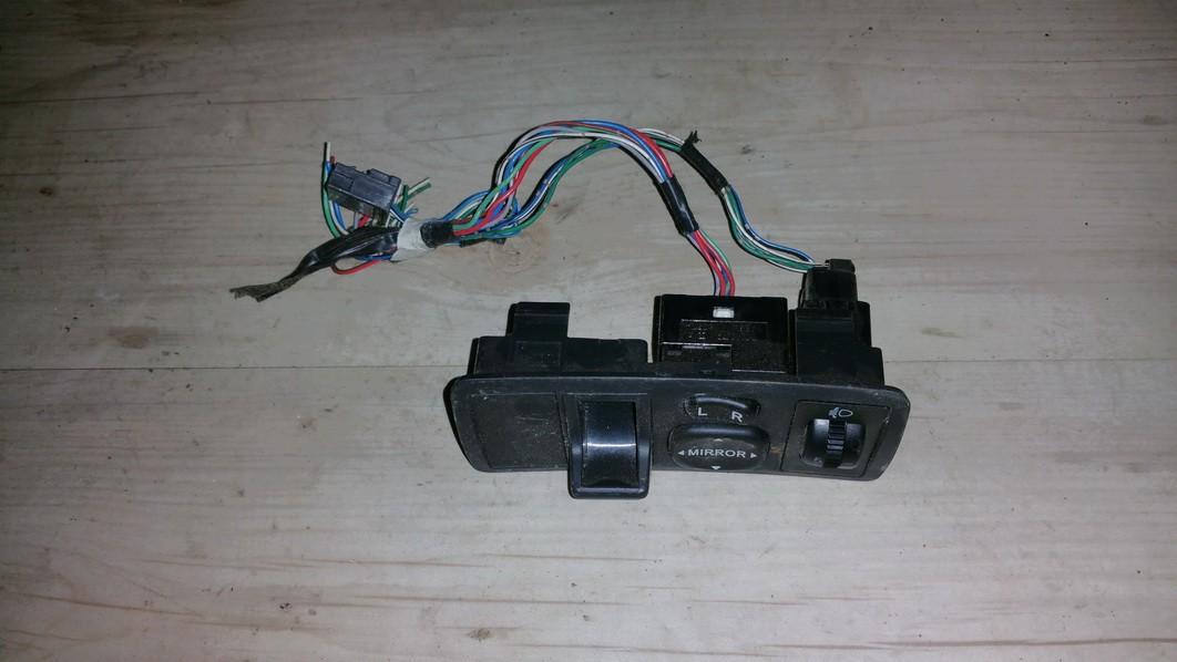 163574 N/A Wing mirror control switch (Exterior Mirror Switch) Toyota ...