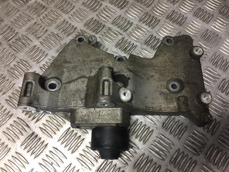 820058132 USED Engine Mount Bracket and Gearbox Mount Bracket Renault ...