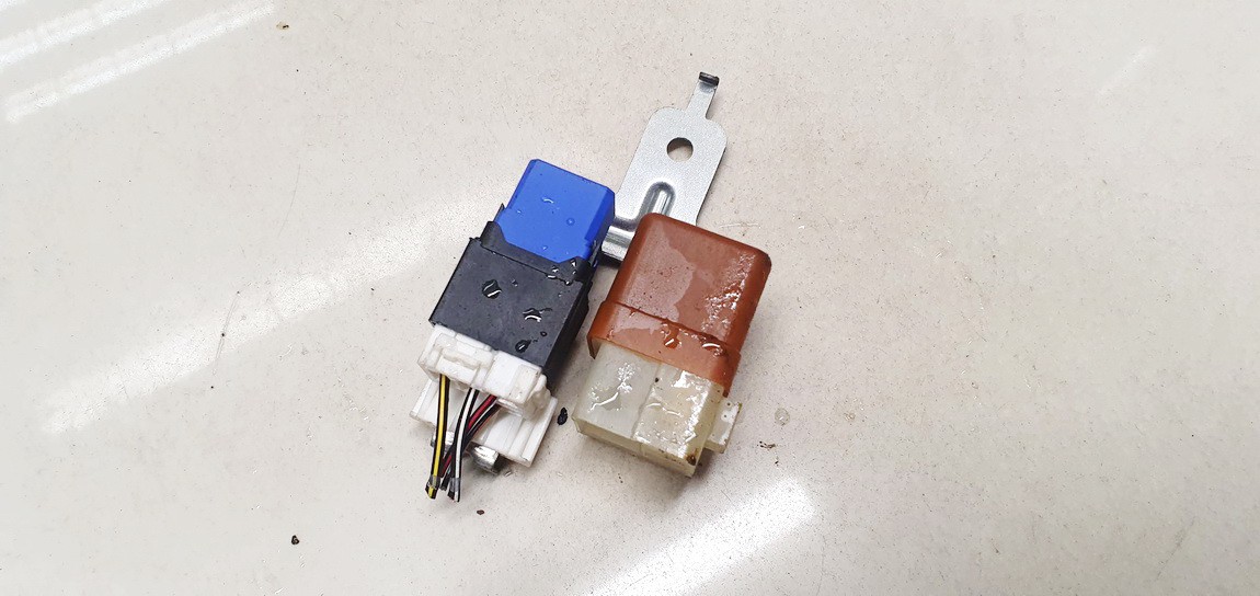 2523079963 used Relay module Nissan X-Trail 2005 2.2L - EIS00944991 ...