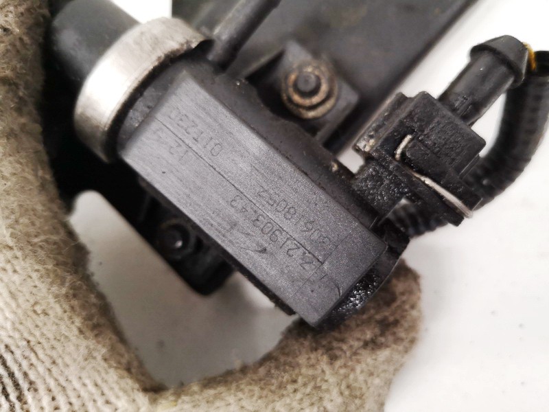 30618057 used Electrical selenoid (Electromagnetic solenoid) Volvo V40 ...