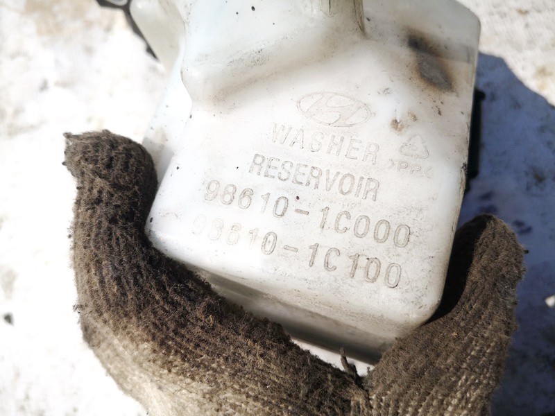 986101c000 98610-1c000, 98610-1c100 Windshield Washer Reservoir tank ...