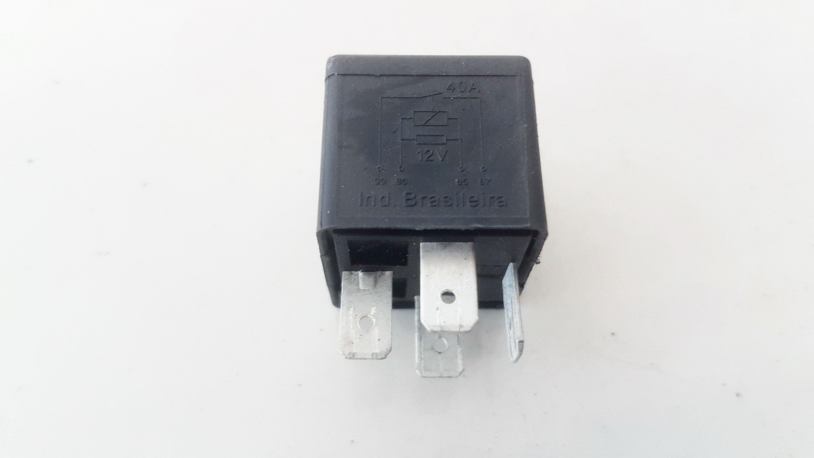 377937503A Volkswagen Fox 2009 Relay module | EuroImpex