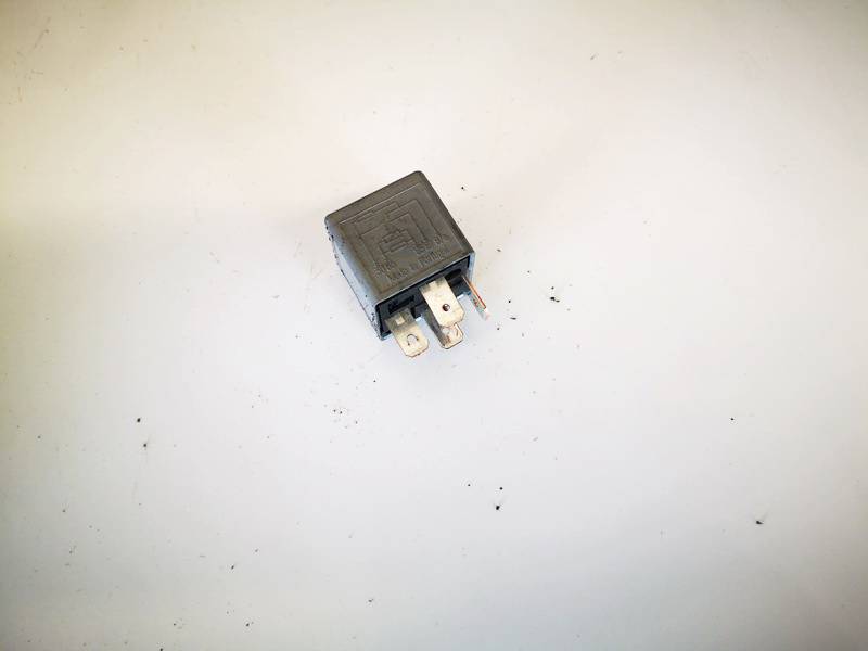 1j0927841 v23134-a52-x400 Relay module Volkswagen Golf 2000 1.4L ...