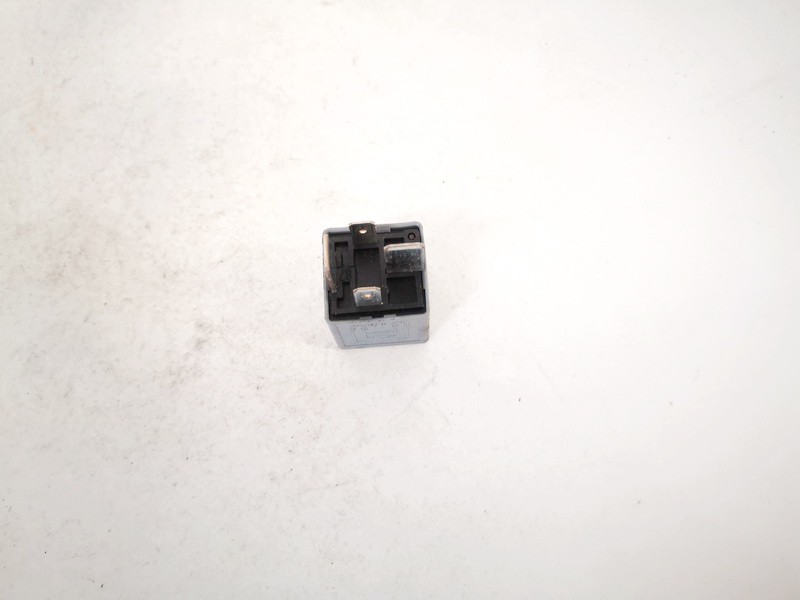 8d0951253 v2134-j52-x300 Relay module Audi A6 2007 2.0L - EIS01645069 ...