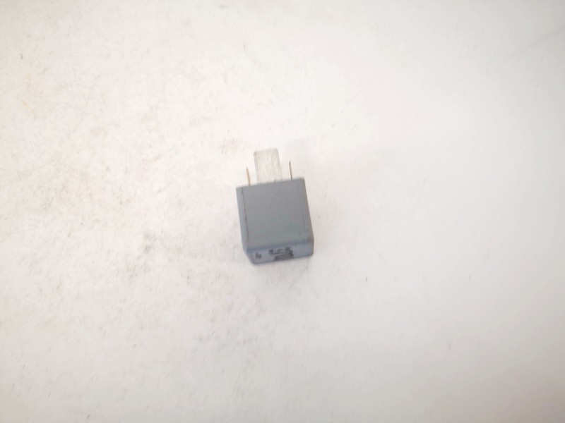 8d0951253 v2134-j52-x300 Relay module Audi A6 2007 2.0L - EIS01645069 ...