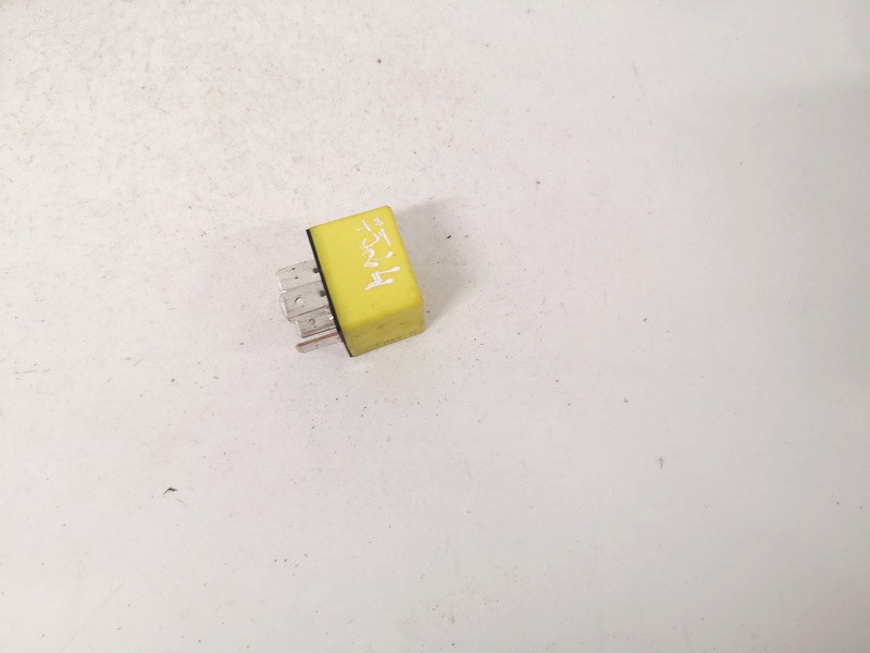 7700844253 used Relay module Renault Scenic 1999 1.9L - EIS01495077 ...