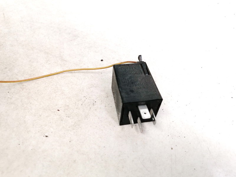 1h0955529 72hv603 Relay module Volkswagen Polo 1997 1.4L - EIS01485124 ...