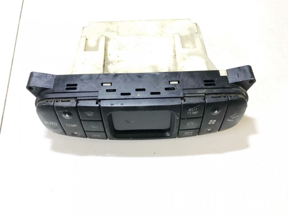 used used Climate Control Panel (heater control switches) Mitsubishi ...