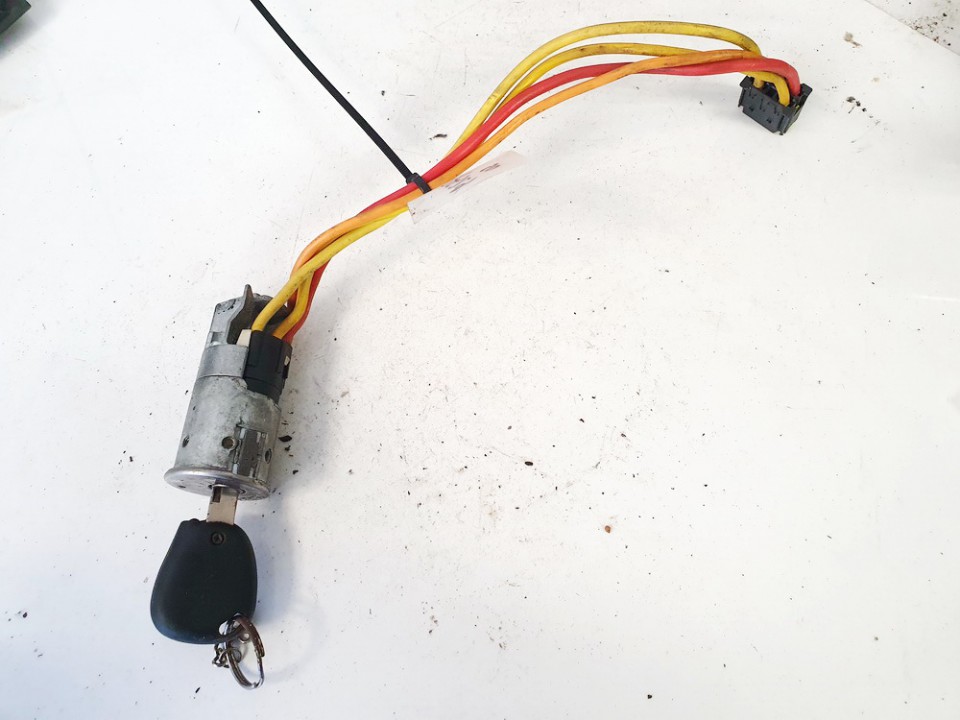 7C419R Renault Scenic 1997 Ignition Barrels (Ignition Switch) | EuroImpex