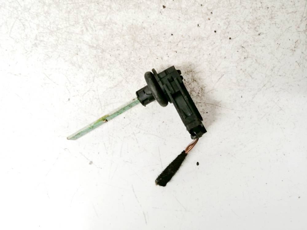 4b0820539 used Intake Air Temperature Sensor (Cabin Air Temperatur ...