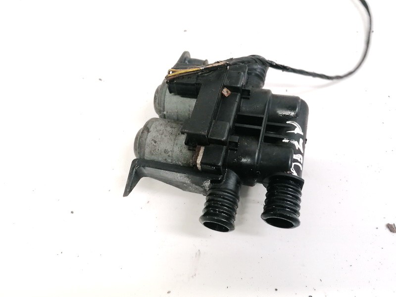 1147412137 8374995 Heater Control Valve (Auxillary Heating) BMW 5 ...