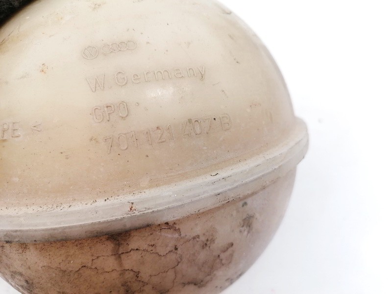 701121407b used Expansion Tank coolant (RADIATOR EXPANSION TANK BOTTLE ...