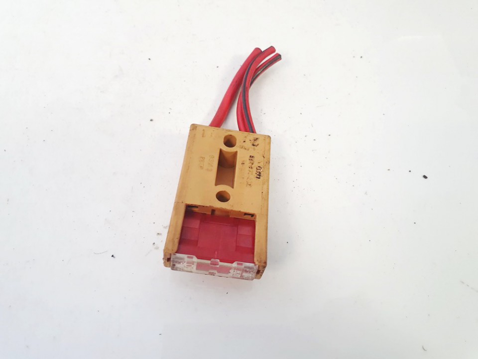 8A0937530 Volkswagen Passat 1998 Fuses | EuroImpex