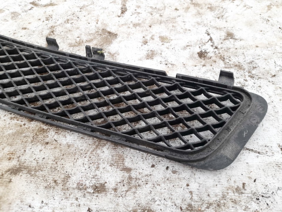 a2128850523 used Bumper Grille Front Center Mercedes-Benz E-CLASS 2009 ...
