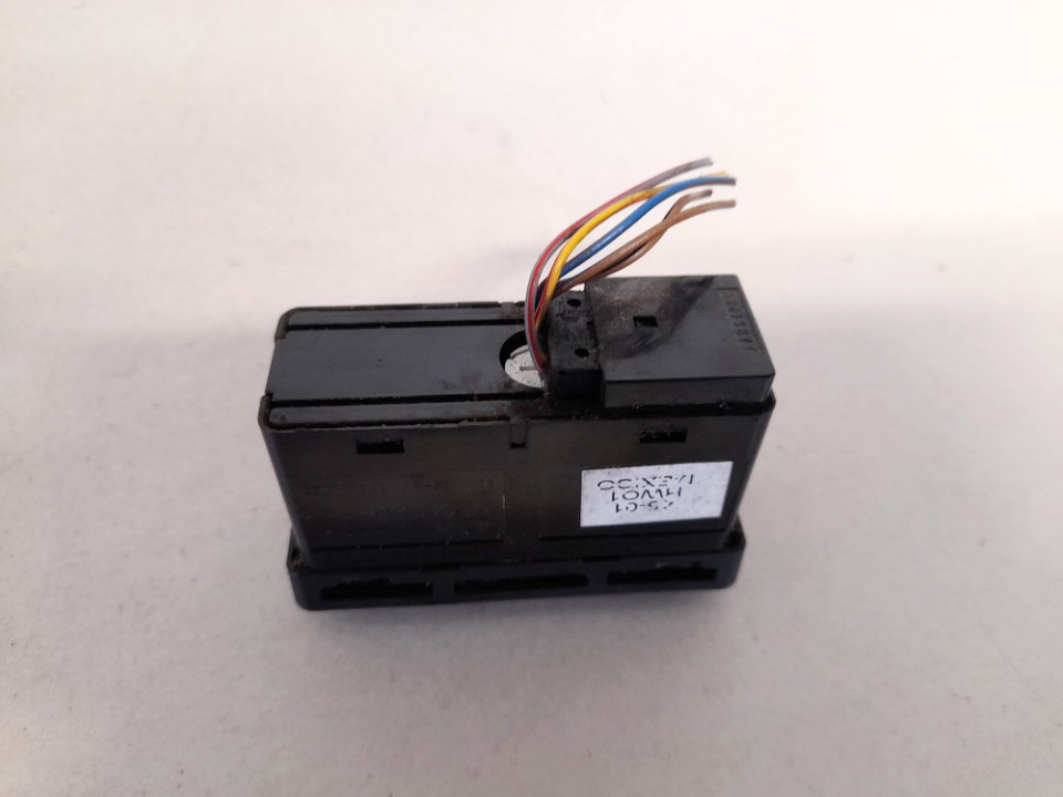 61318368920 6131-8368920 Hazard switch BMW 3-Series 2000 - EIS01705367 ...