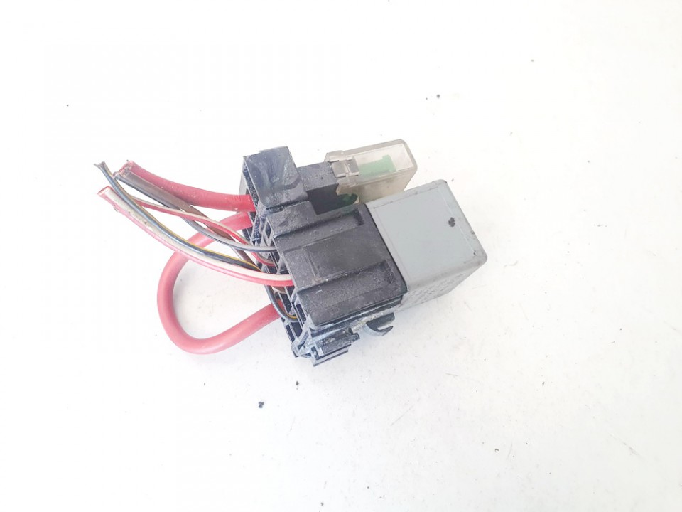 191927841 79 Relay module Volkswagen Passat 1995 1.9L - EIS01675379 ...