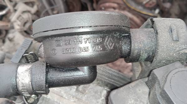 8200045745 391117919 Vacuum pump - Breather (PCV Engine Breather Valve ...