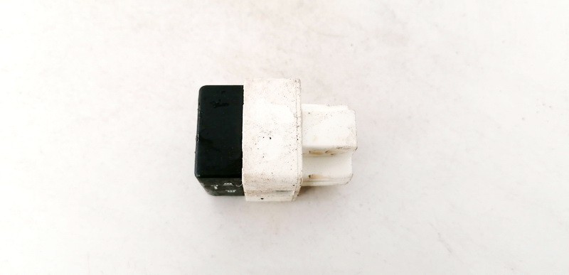 MB953383 5WK1021 Relay module Mitsubishi Carisma 2003 1.9L ...