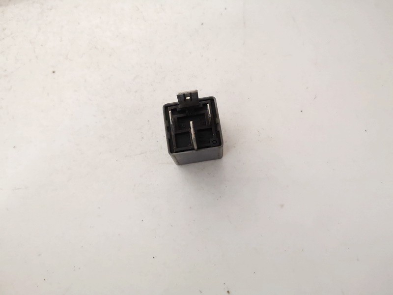 191937503 v23134-j52-x228 Relay module Volkswagen Passat 1995 1.9L ...
