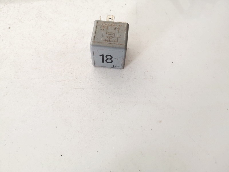 191937503 v23134-j52-x228 Relay module Volkswagen Passat 1995 1.9L ...