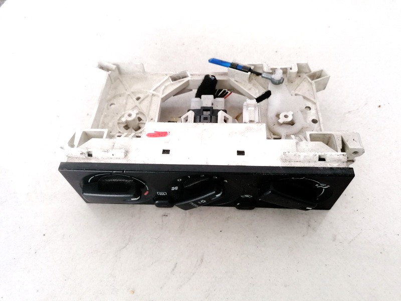MR500529 Mitsubishi Carisma 2003 Climate Control Panel (heater control ...