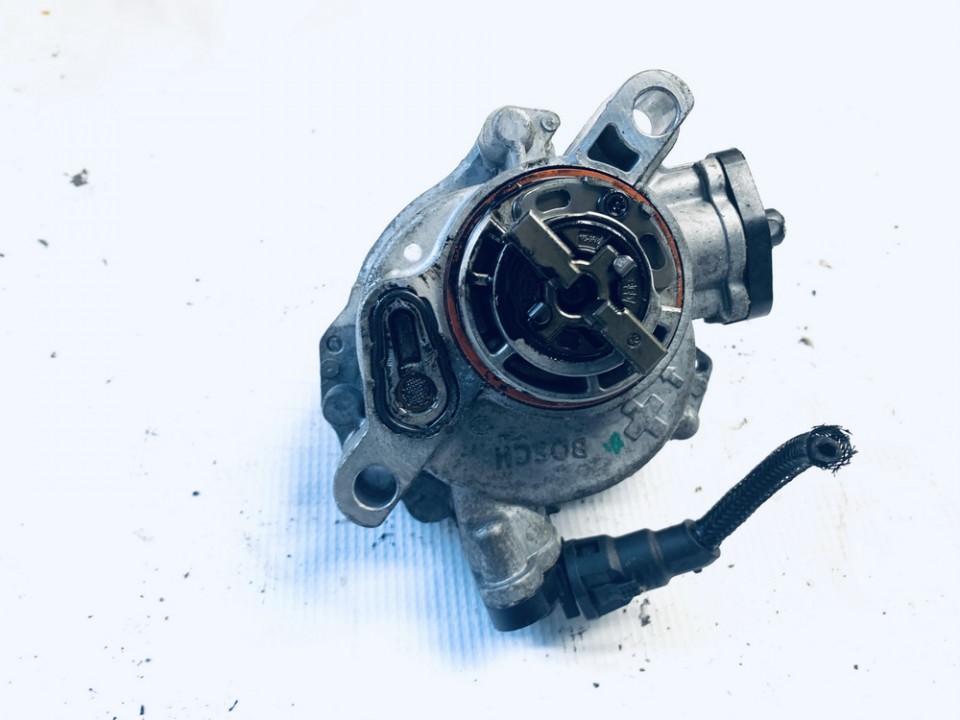 9804021880 used Brake Vacuum Pump Opel Combo 2019 1.6L - EIS01255621 ...