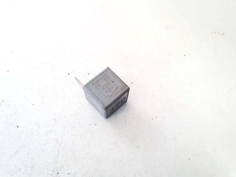 8d0951253 v23134-j52-x300 Relay module Skoda Roomster 2009 1.9L ...