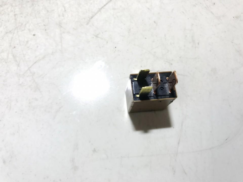 952202s000 95220-2s000 Relay module Kia Ceed 2014 1.4L - EIS00805648 ...