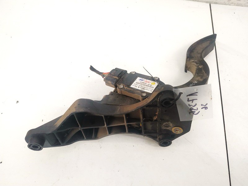 BCR0640A2B100 BCR0640A-2B100  D4EB Accelerator throttle pedal (pote FR1575788-67