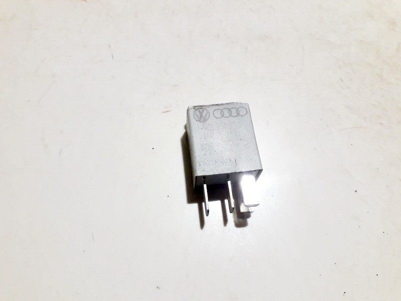 1k0951253 v23374-a1601-x004 Relay module Volkswagen Caddy 2008 1.9L ...