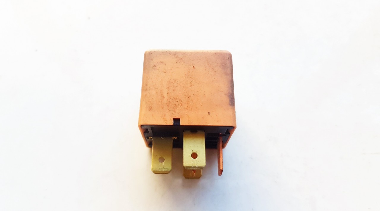 94580644 USED Relay module Chevrolet Captiva 2008 2.0L - EIS00925808 ...