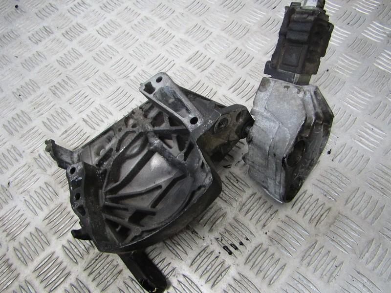 8200280547 USED Engine Mount Bracket and Gearbox Mount Bracket Renault ...