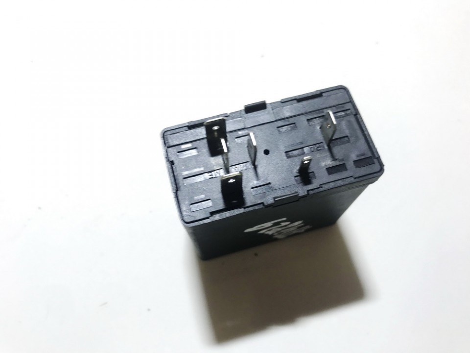4a0907440 05020500, 361, 05020500 Relay module Audi A3 1999 1.9L 9EUR ...