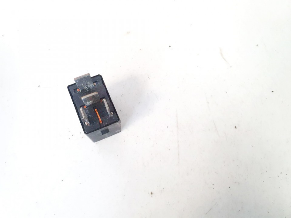 mb9533821l n/a Relay module Volvo S40 1998 1.9L 4EUR EIS01655868 | Used ...
