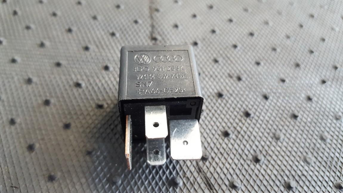 3DO951253A Volkswagen Passat 2006 Relay module | EuroImpex