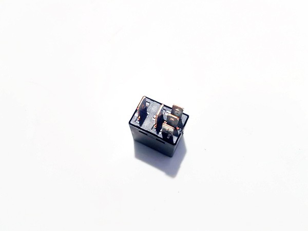 0346302a 4671168e Relay module Jeep Cherokee 2004 2.5L - EIS00840587 ...