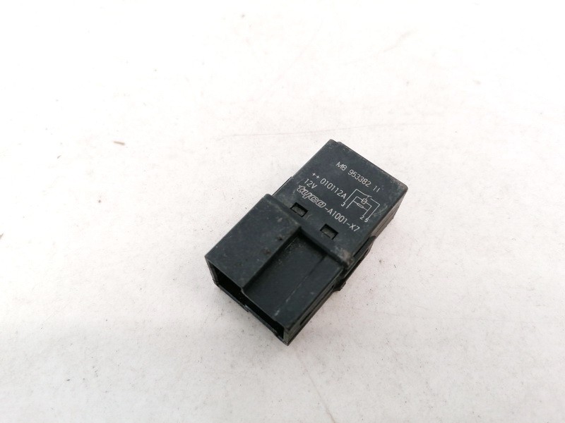 MB9533821L V23074, MB953382 Relay module Volvo S40 1998 2.0L ...