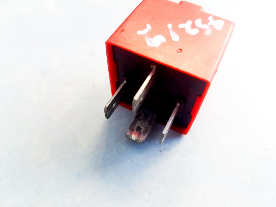 24438887 819 Relay module SAAB 9-3 2006 2.0L - EIS00985995 | Used Auto ...